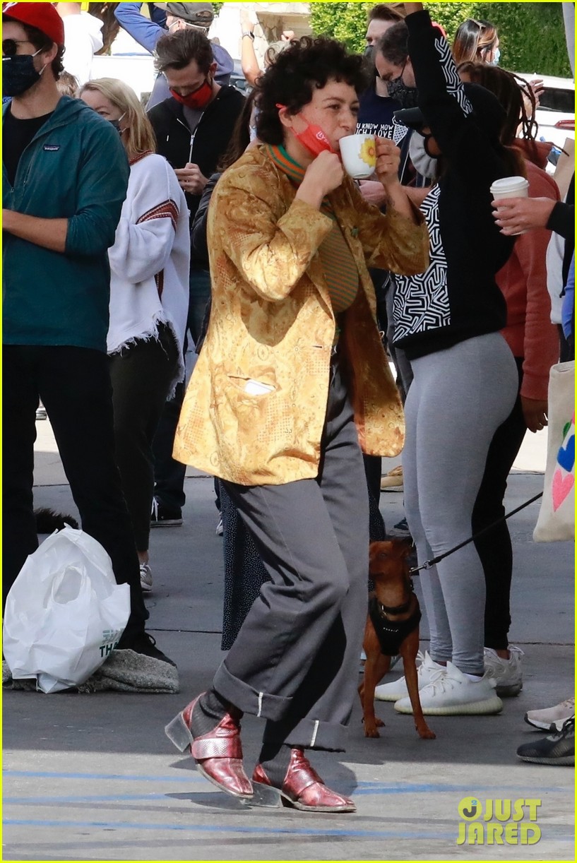 These Photos of Alia Shawkat Dancing in the L.A. Streets to Celebrate ...