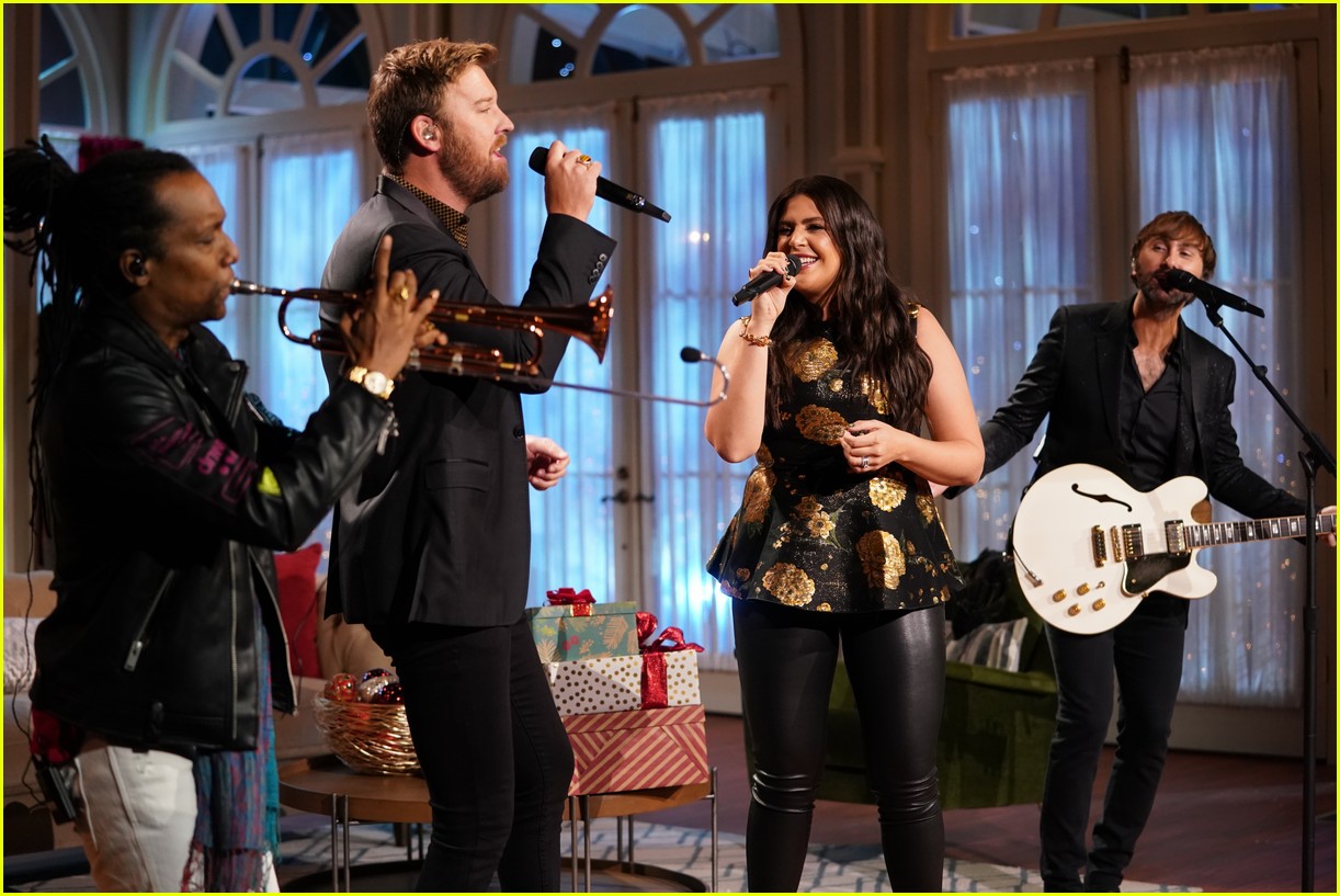 ABC's CMA Country Christmas 2020 - Performers & Celebrity Guest Lineup ...