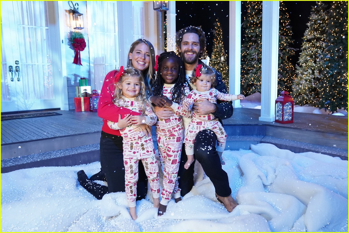 ABC's CMA Country Christmas 2020 - Performers & Celebrity Guest Lineup ...