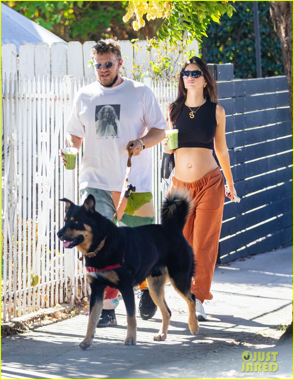 Emily Ratajkowski Bares Her Baby Bump While Hiking With Hubby Sebastian ...