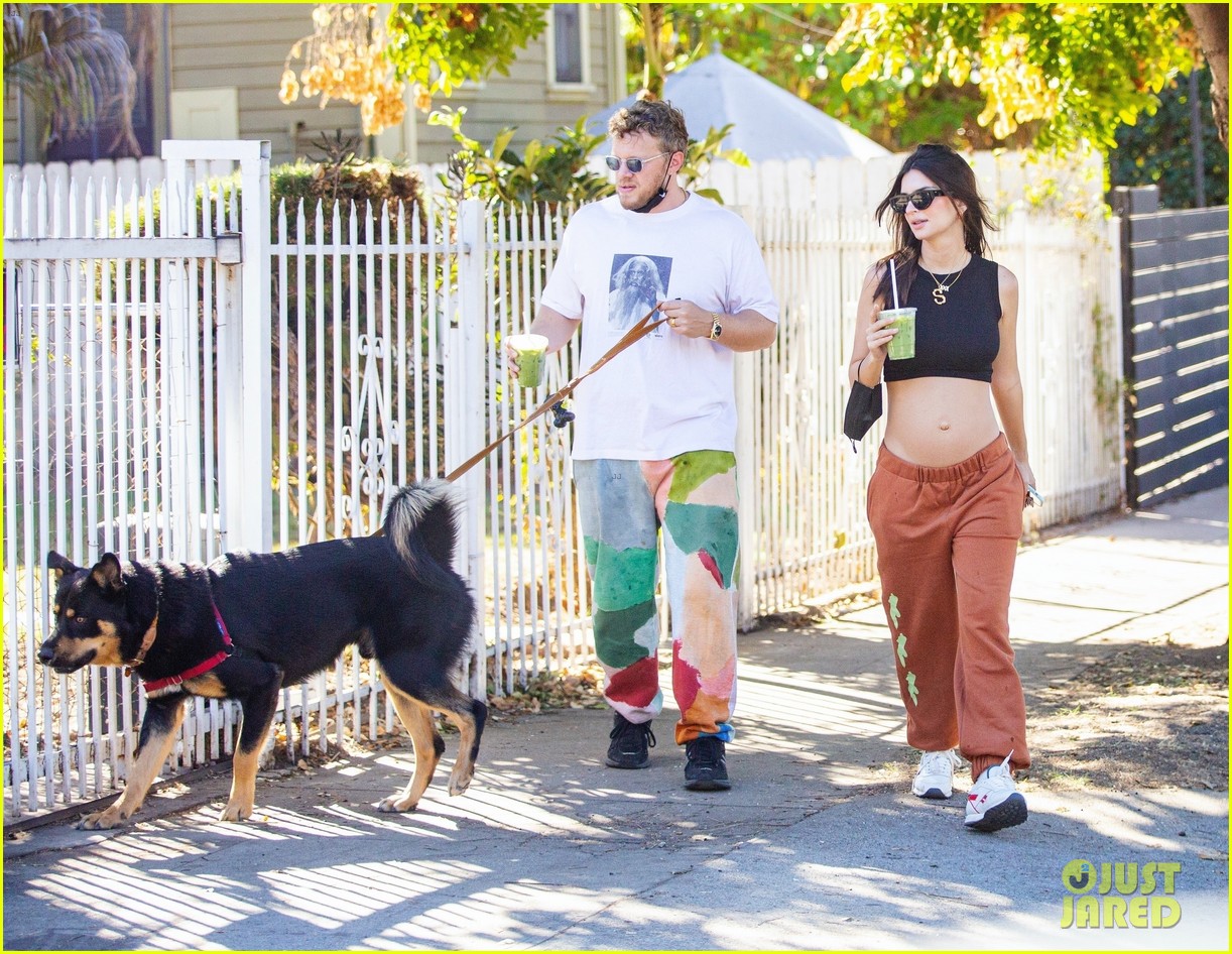 Emily Ratajkowski Bares Her Baby Bump While Hiking With Hubby Sebastian ...