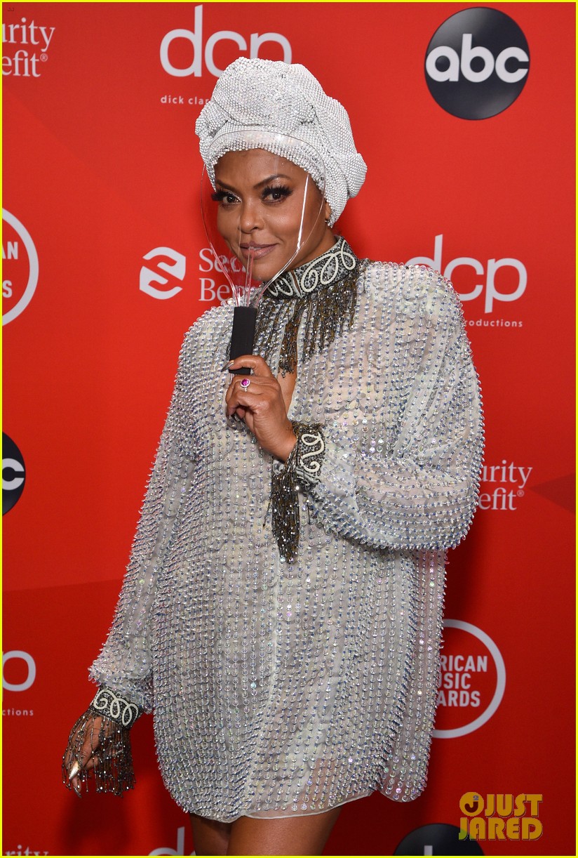 Taraji P. Henson Carries Face Shield Arriving for Hosting Duties at ...
