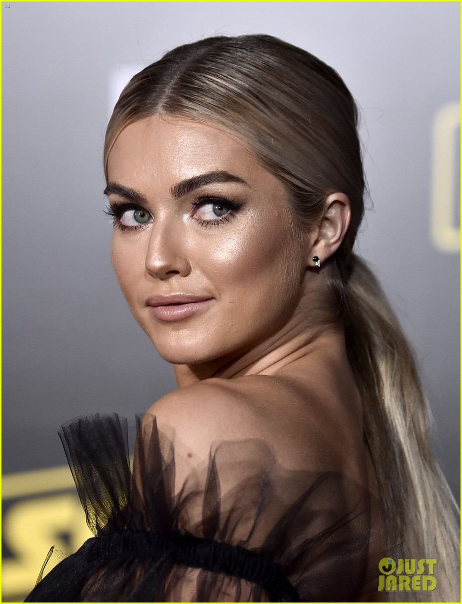DWTS Pro Lindsay Arnold Welcomes First Child With Husband Samuel ...