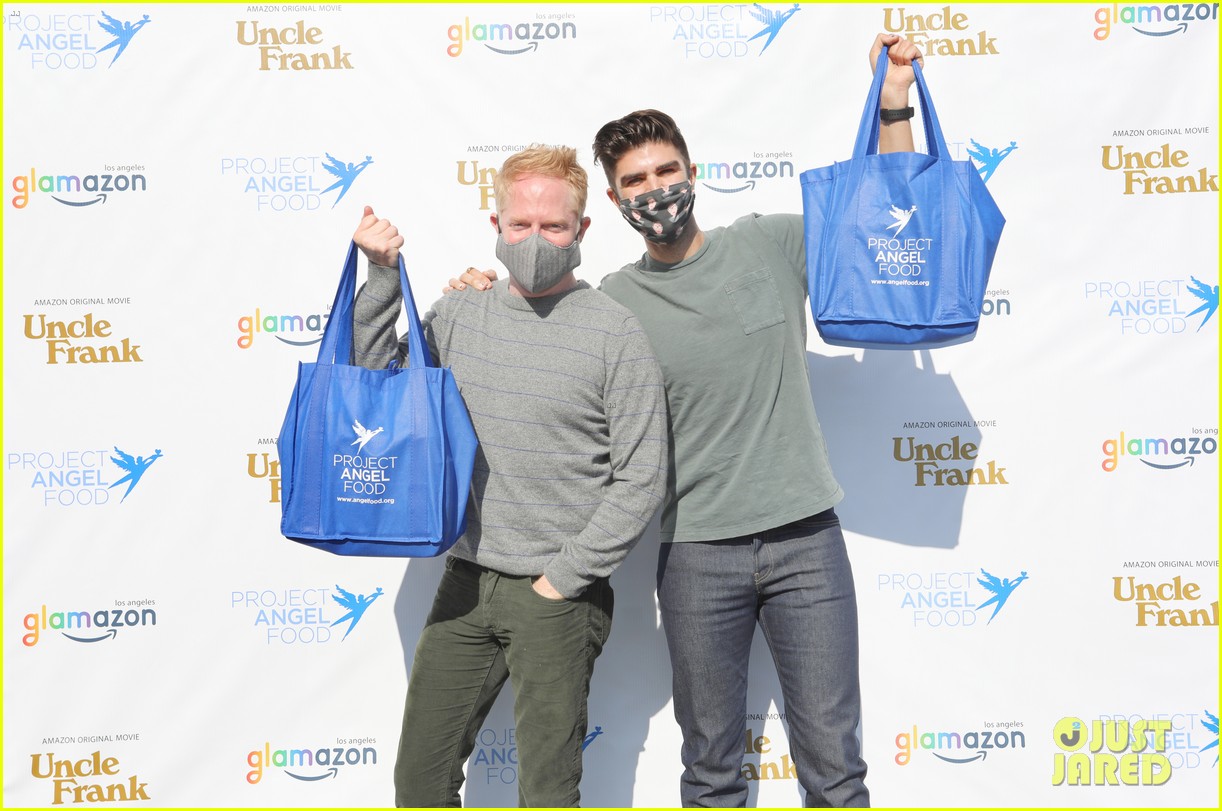 Jesse Tyler Ferguson & Husband Justin Mikita Deliver Meals Ahead of ...