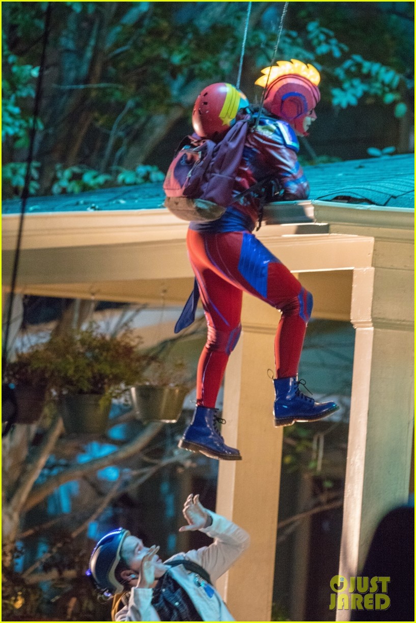 Iman Vellani Suits Up as 'Ms. Marvel' in More First Look Photos!: Photo ...