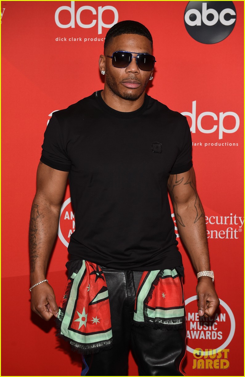Nelly Rocks Shades on the Red Carpet at American Music Awards 2020 ...