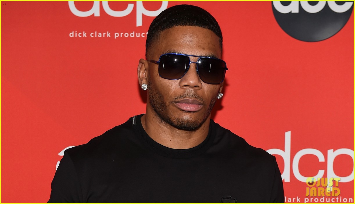Nelly Rocks Shades on the Red Carpet at American Music Awards 2020 ...