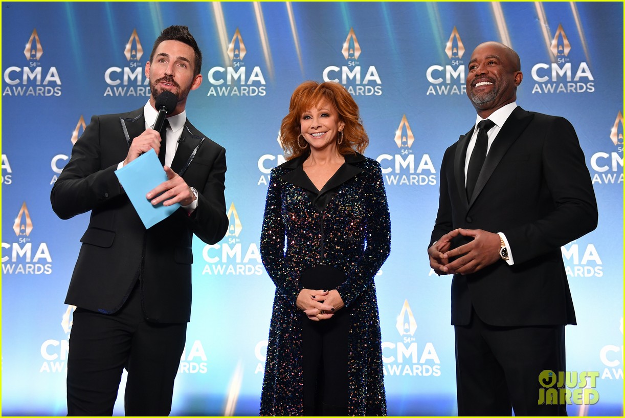 Reba McEntire is Supported by Boyfriend Rex Linn at CMA Awards 2020 ...