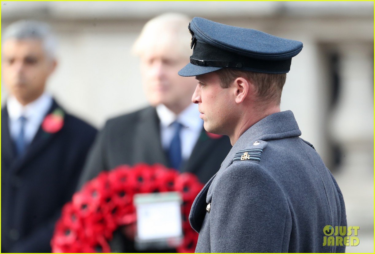 Prince William & Kate Middleton Join Queen Elizabeth for Remembrance ...