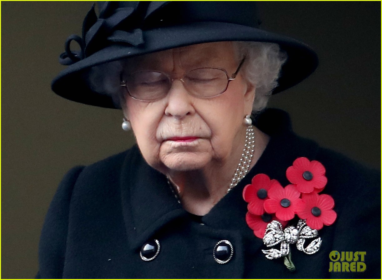 Prince William & Kate Middleton Join Queen Elizabeth for Remembrance ...