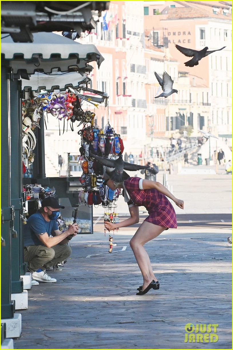 Simon Pegg Films Funny Videos With Pom Klementieff in Venice: Photo ...