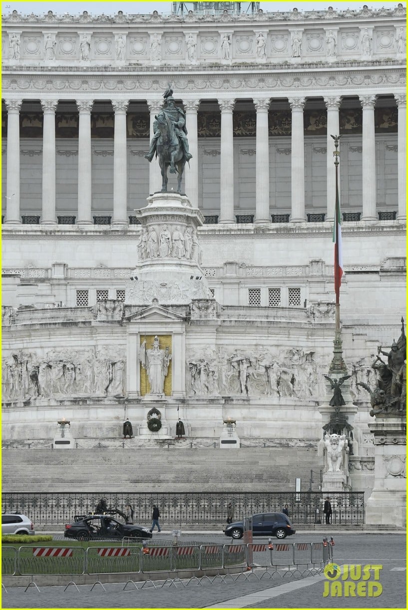 Tom Cruise Continues Filming 'Mission: Impossible 7' in Rome: Photo ...