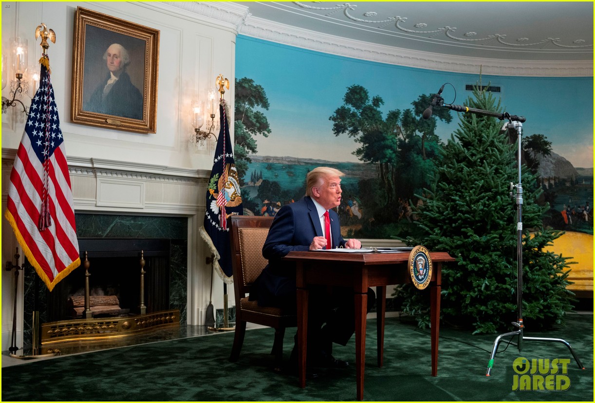 #TinyDesk and #DiaperDon Are Trending After Trump's Thanksgiving Press ...