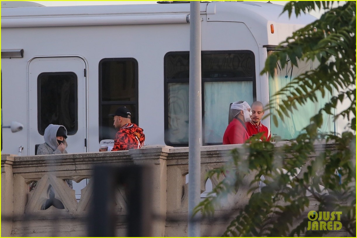The Weeknd's Head is Covered with Bandages While Filming New Music ...