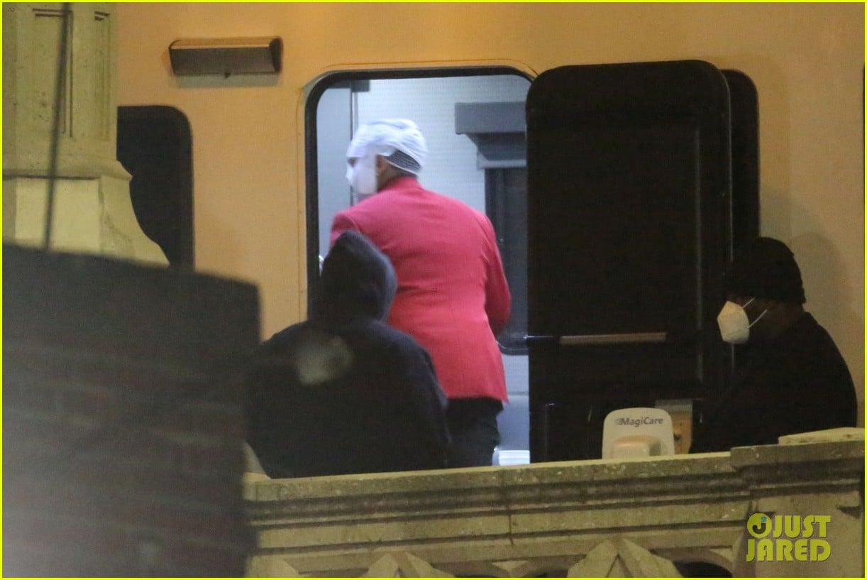 The Weeknd's Head is Covered with Bandages While Filming New Music ...