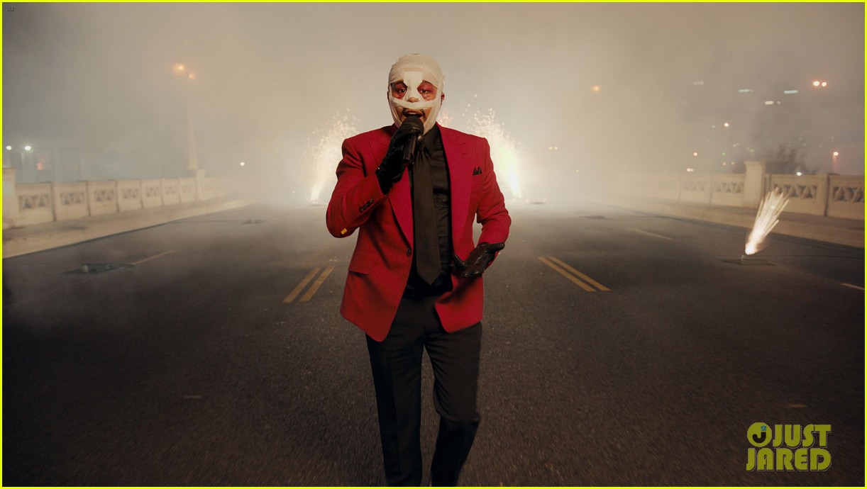 The Weeknd Delivers Explosive Performance at the American Music Awards ...