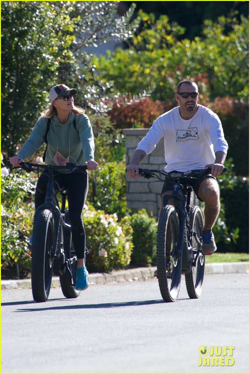 Robin Wright Spotted On a Bike Ride with Hunky Husband Clement Giraudet ...