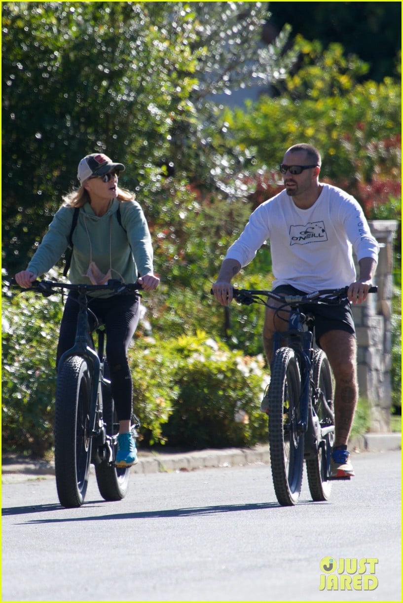 Robin Wright Spotted On a Bike Ride with Hunky Husband Clement Giraudet ...