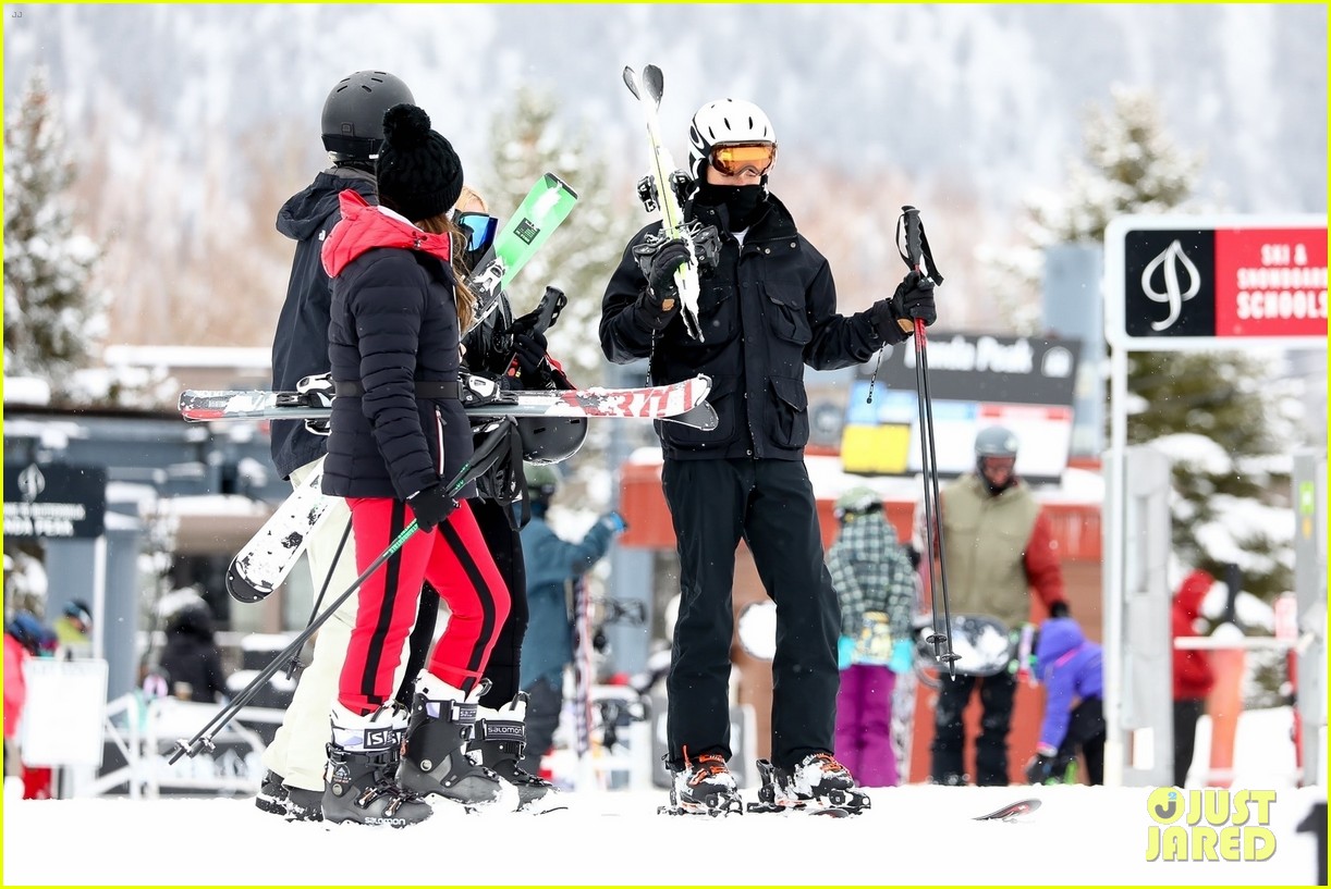 Rebel Wilson & Boyfriend Jacob Busch Keep Cozy While on Vacation in ...