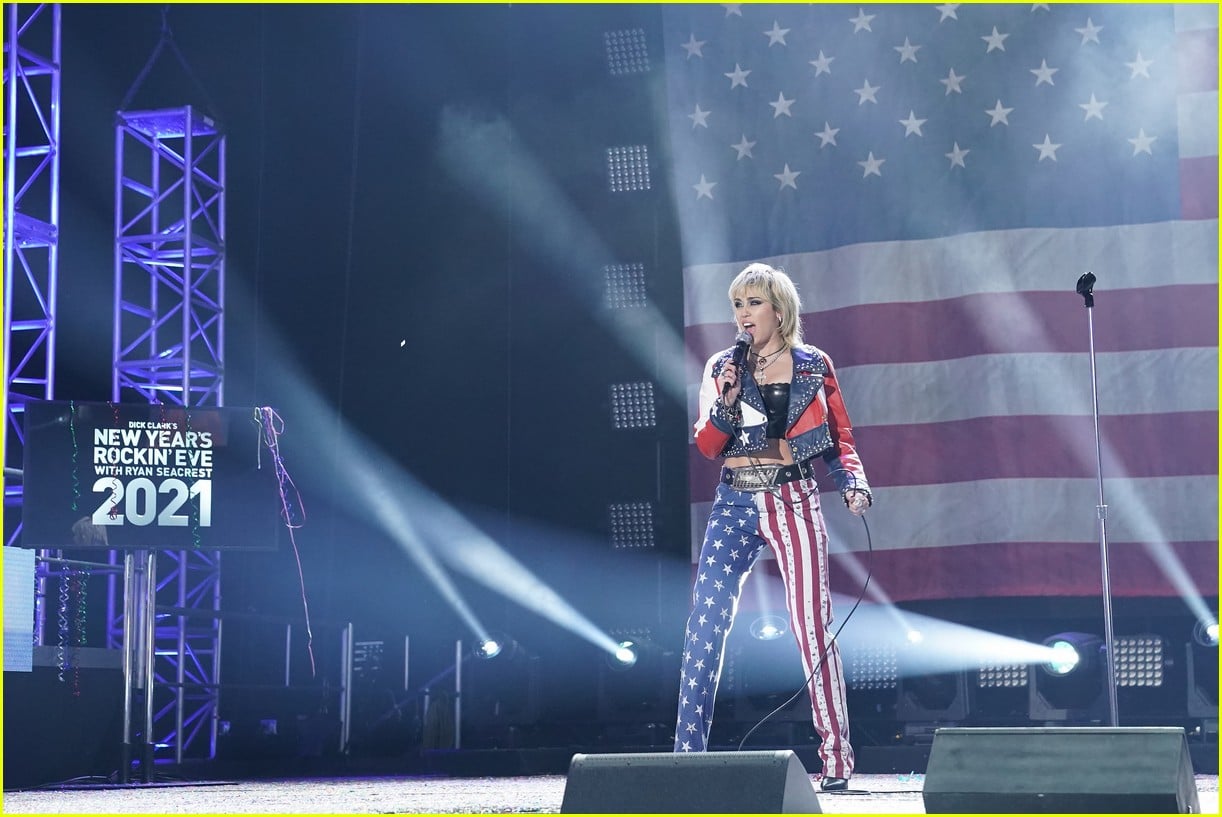 Miley Cyrus Sings 'Party in the USA' to Kick Off Rockin' Eve 2021 ...