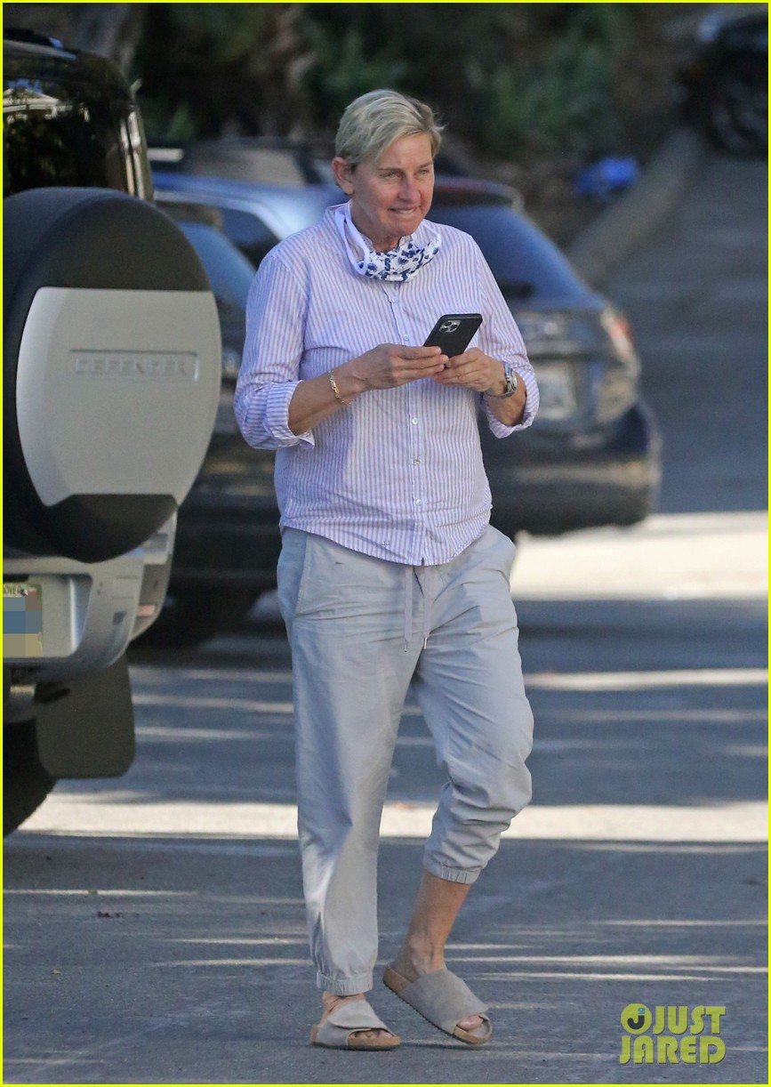 Ellen DeGeneres Wears Her Face Mask Around Her Neck Days After Positive ...