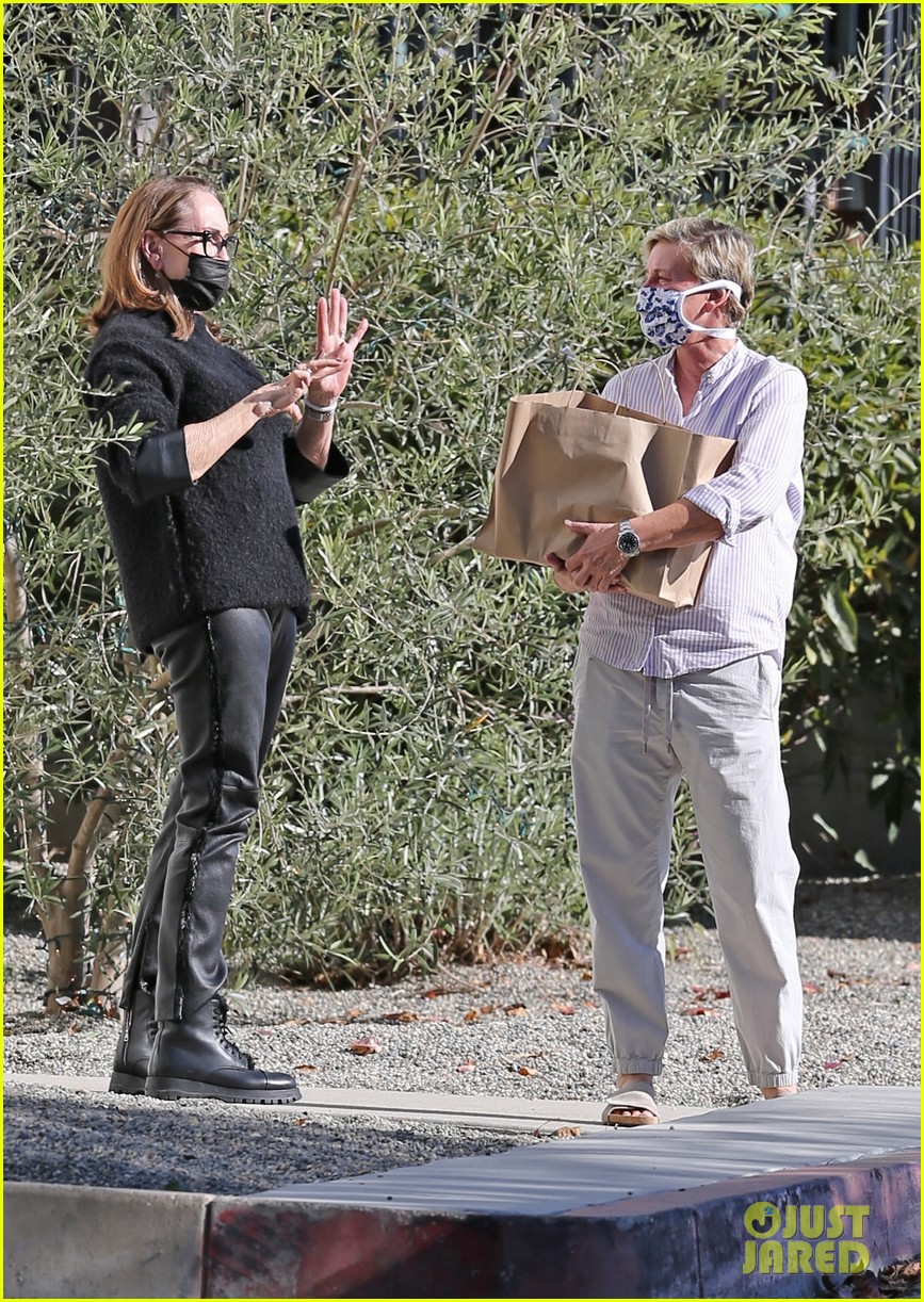 Ellen DeGeneres Wears Her Face Mask Around Her Neck Days After Positive ...