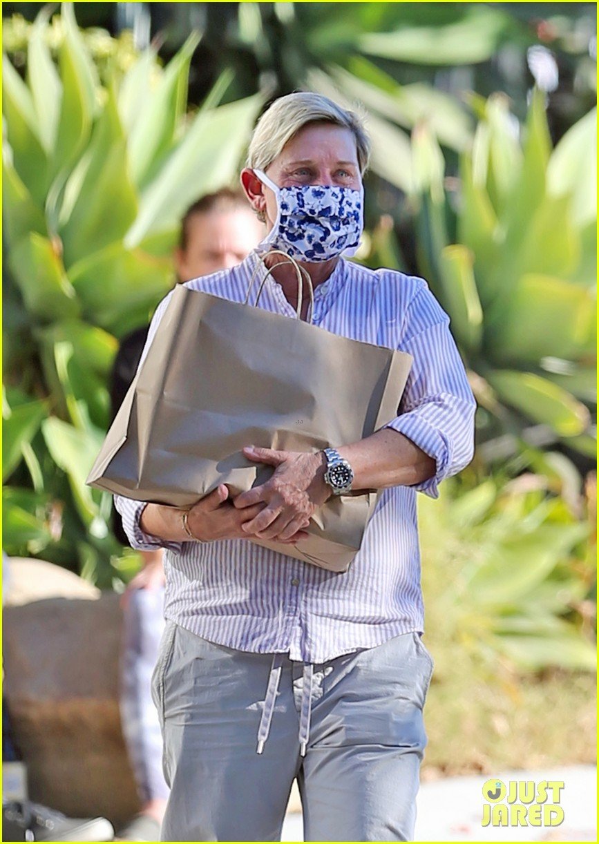 Ellen DeGeneres Wears Her Face Mask Around Her Neck Days After Positive ...