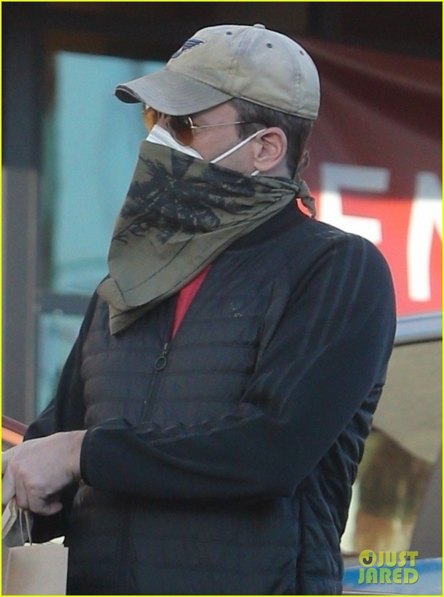 Jon Hamm Stays Extra Safe in Face Mask & Bandana While Grocery Shopping ...
