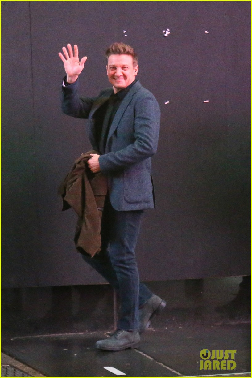 'Hawkeye' Jeremy Renner Takes Clint Barton's Kids To The Movies While ...