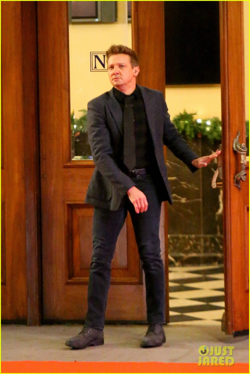 'Hawkeye' Jeremy Renner Takes Clint Barton's Kids To The Movies While ...