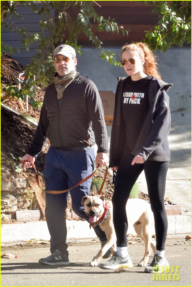 Jon Hamm Heads Out on Late Afternoon Stroll with Girlfriend Anna ...