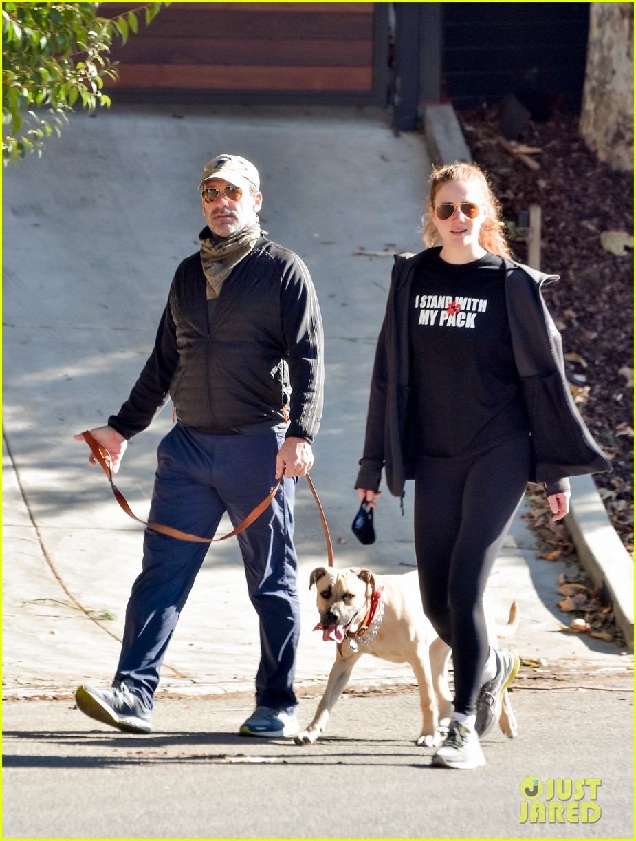 Jon Hamm Heads Out on Late Afternoon Stroll with Girlfriend Anna ...