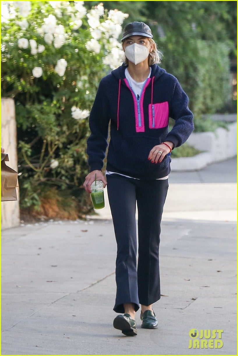 Jaime King Holds Hands with Sennett Devermont While Shopping in L.A.: Photo 4508339 | Jaime King ...