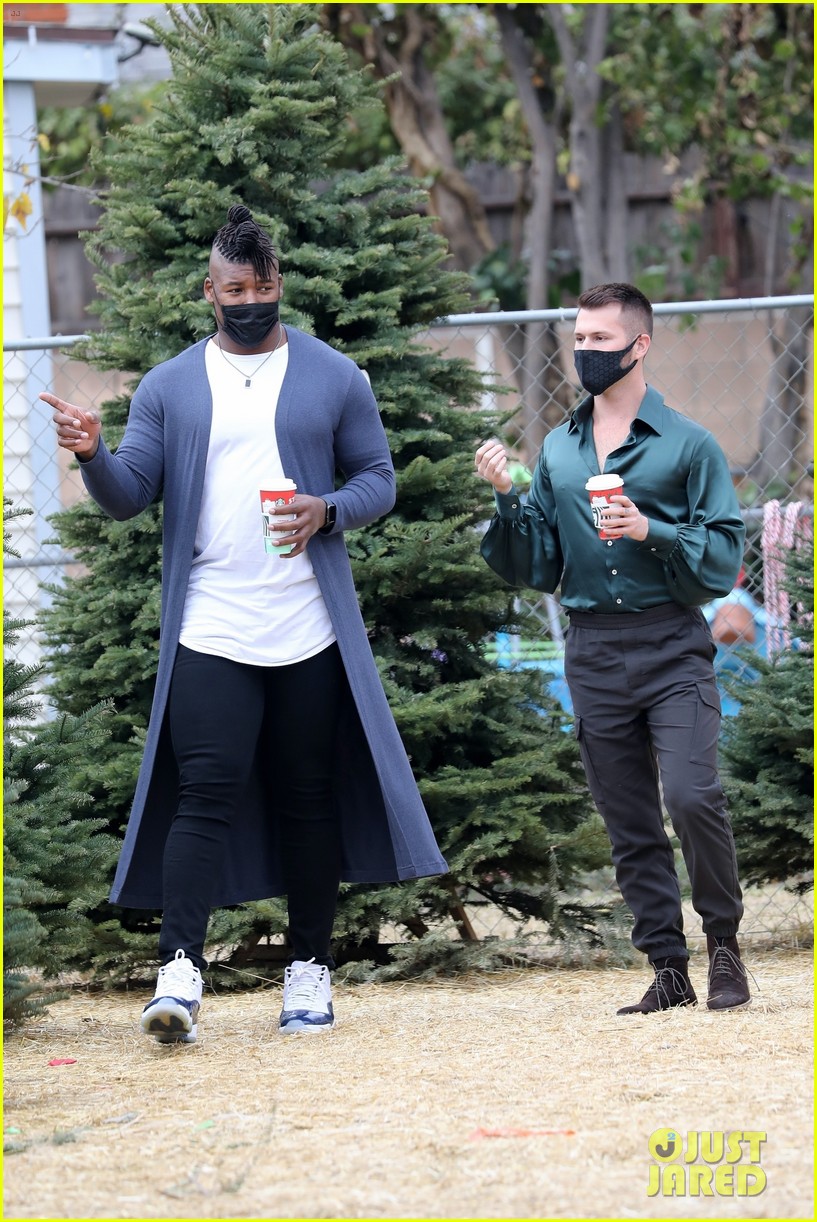 NFL Player Ryan Russell Gets a Kiss From Boyfriend Corey O'Brien While ...