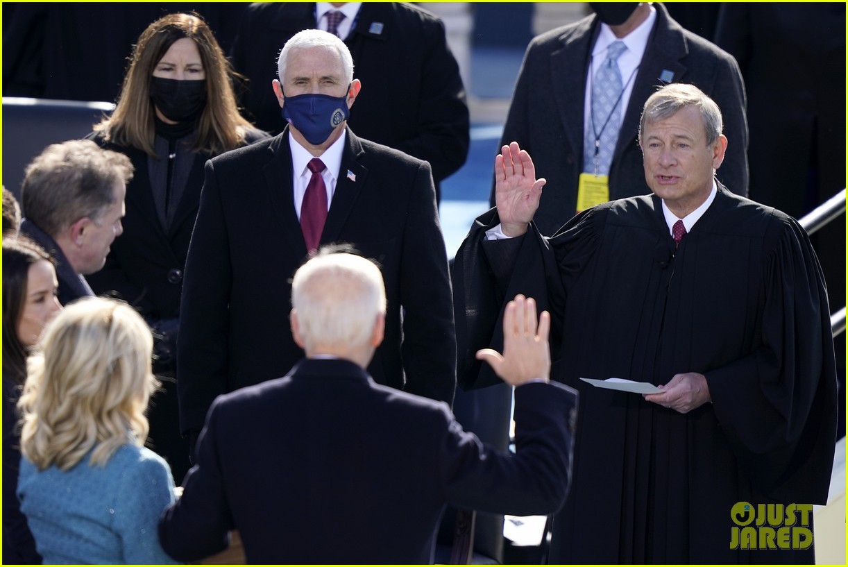 President Joe Biden's Kids Ashley & Hunter Hug Him After Swearing In ...