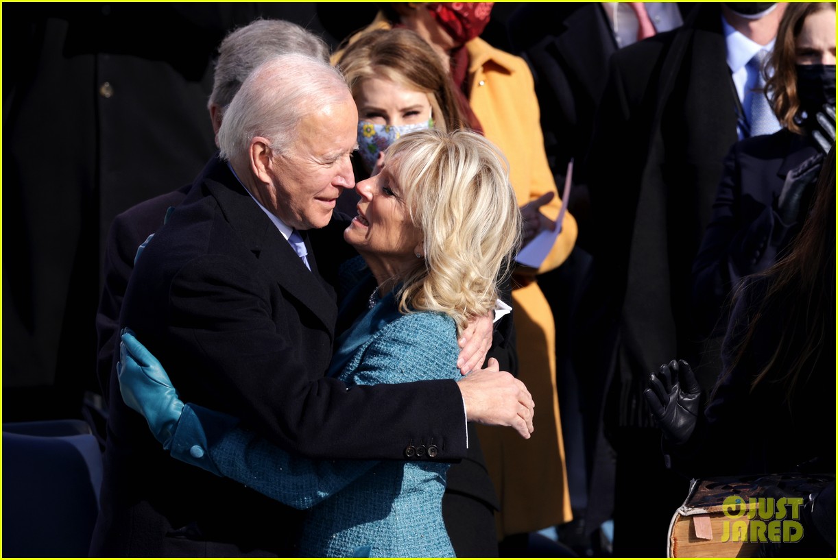 President Joe Biden's Kids Ashley & Hunter Hug Him After Swearing In ...