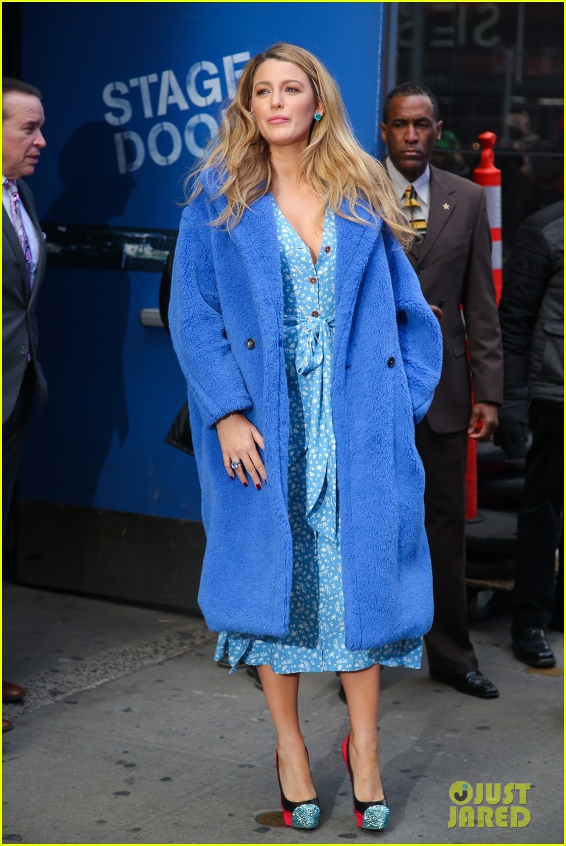 Blake Lively Looks Back on Her 'Sexy Grover' Look One Year Later: Photo ...