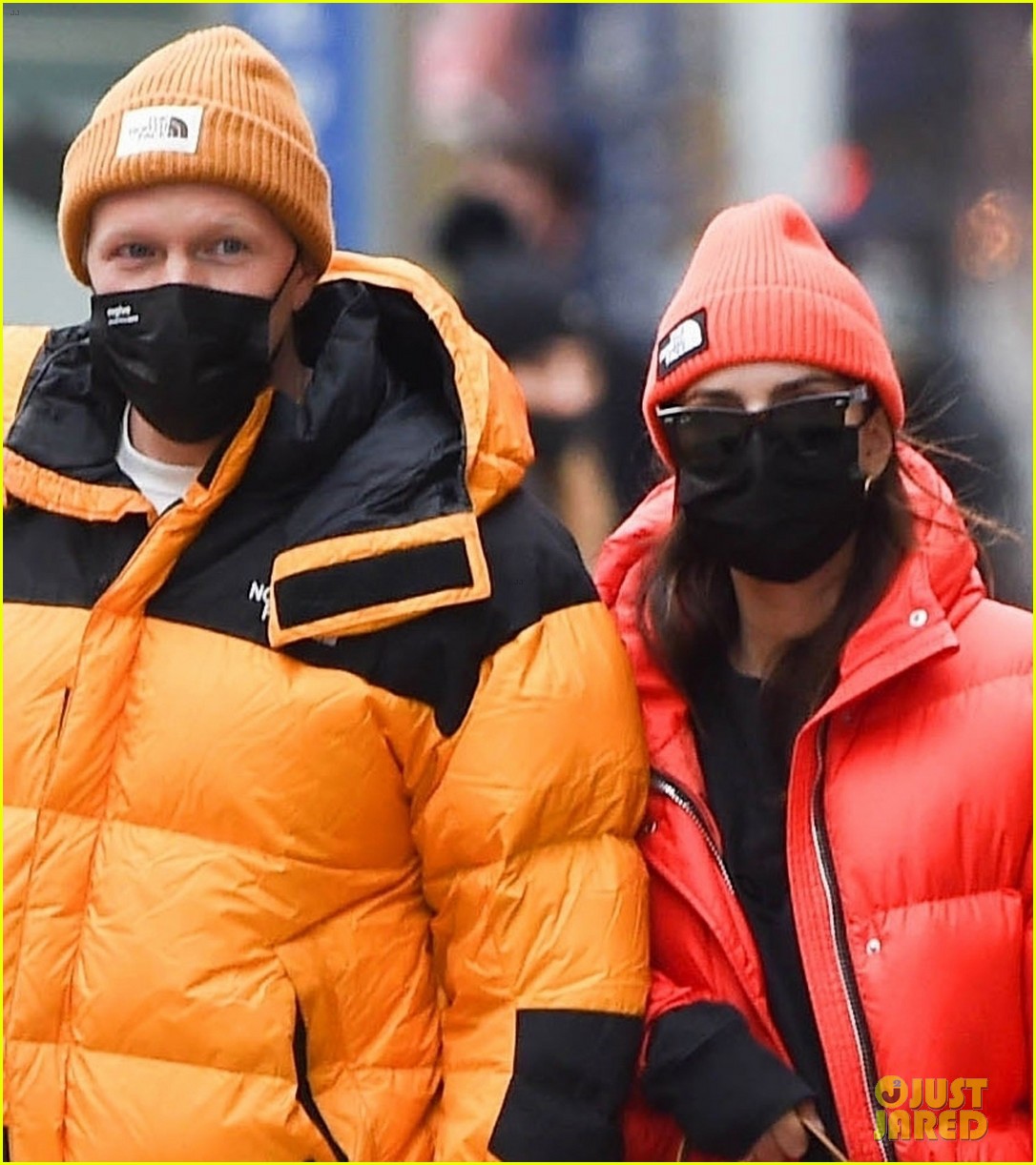 Emily Ratajkowski Spotted in NYC After Expressing Concern for Trump's ...