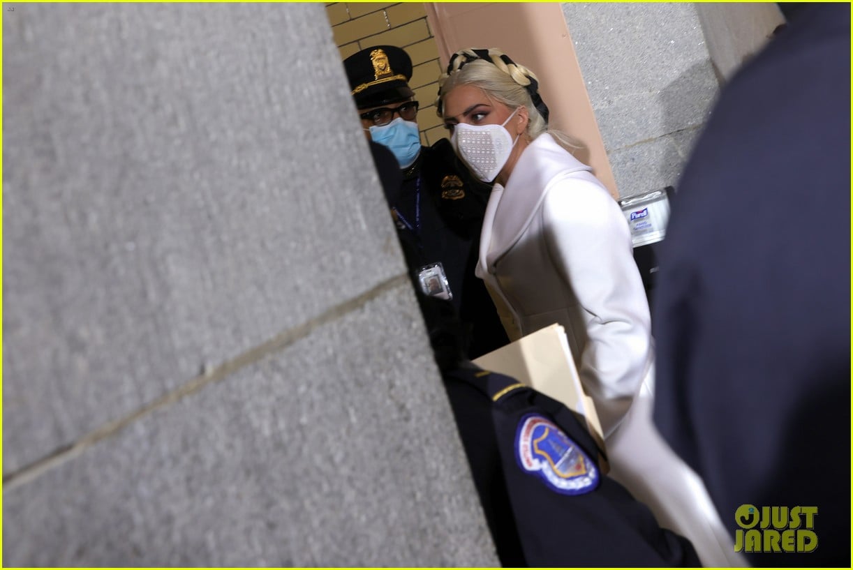 Lady Gaga Performs the National Anthem at Presidential Inauguration ...