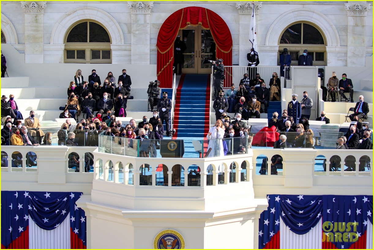 Watch Jennifer Lopez's Inauguration Performance (Where She Added a 'Let ...