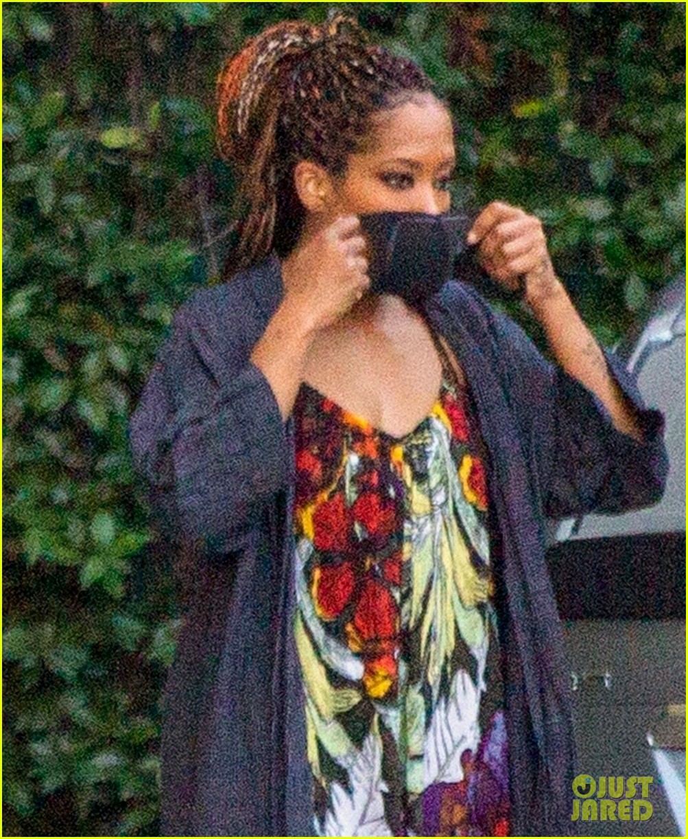 Regina King Masks Up While Arriving at a Studio in L.A.: Photo 4517588 ...