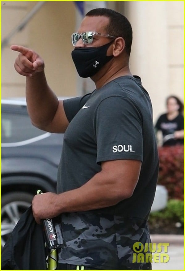 Jennifer Lopez Flashes Toned Midriff Leaving Her Workout in Miami ...