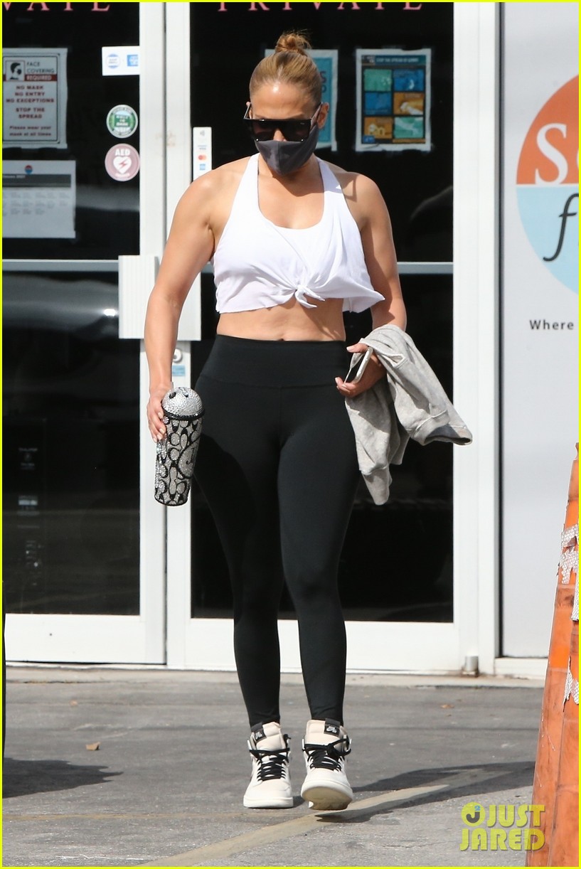Jennifer Lopez Flashes Toned Midriff Leaving Her Workout in Miami ...