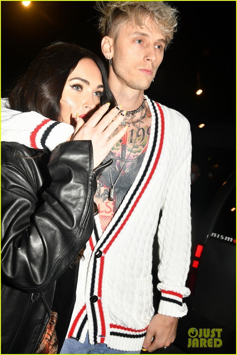 Megan Fox & Machine Gun Kelly Cuddle Up After His 'SNL' Performance in ...
