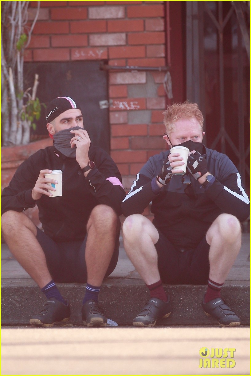Jesse Tyler Ferguson & Husband Justin Mikita Stop for Coffee During ...