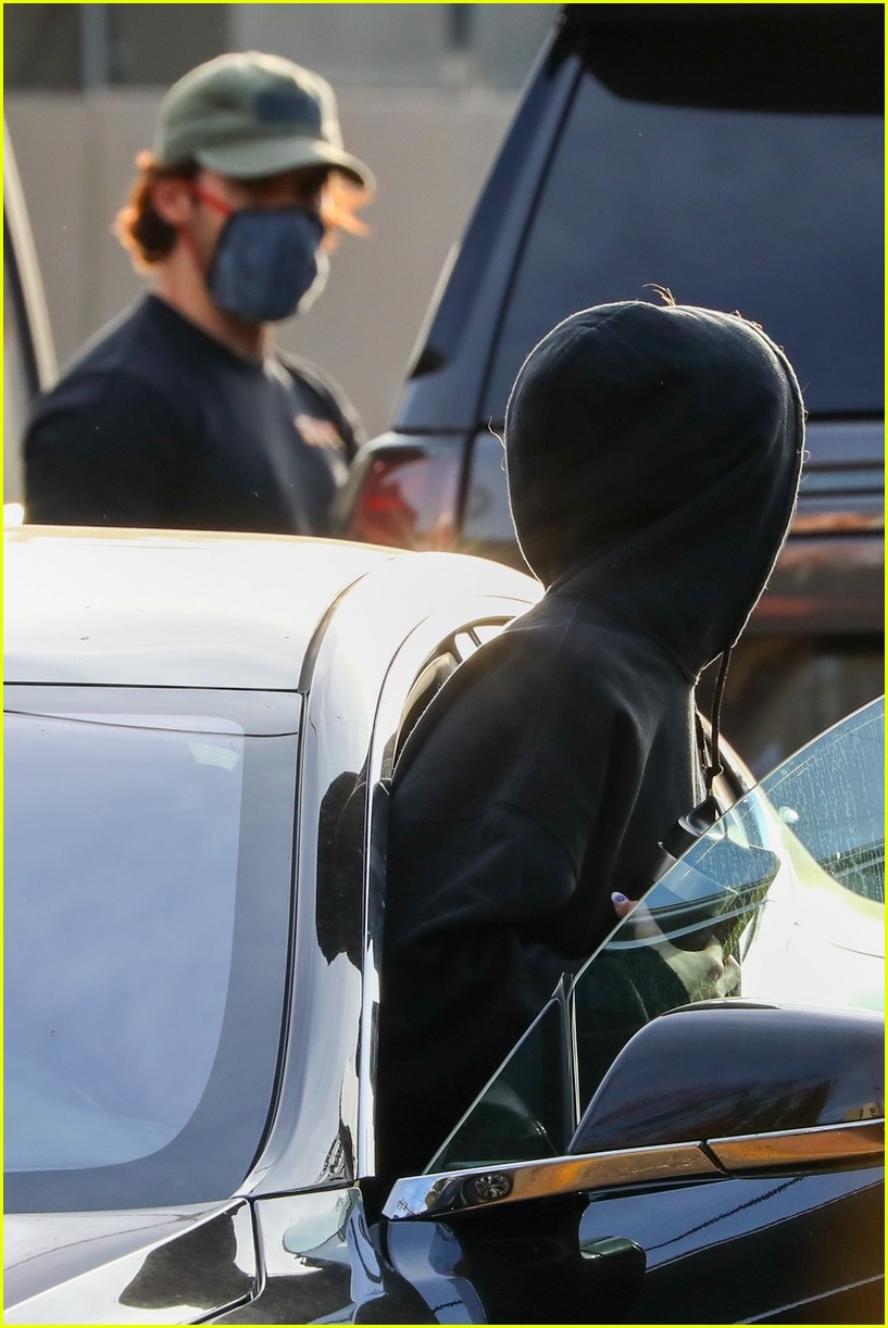 Full Sized Photo of milo blocks zoey 03 | Photo 4516847 | Just Jared