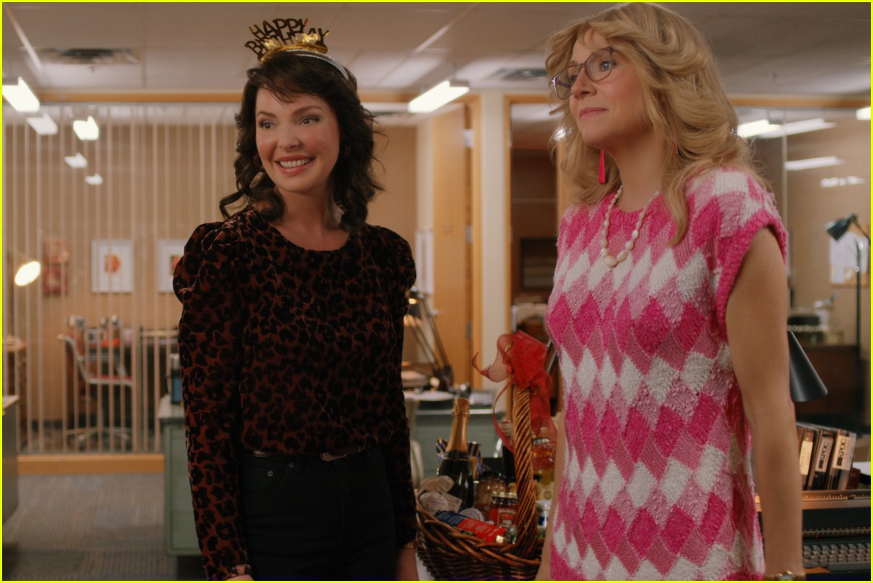 'Firefly Lane' Timeline - What Years Do the Show Take Place In?: Photo ...