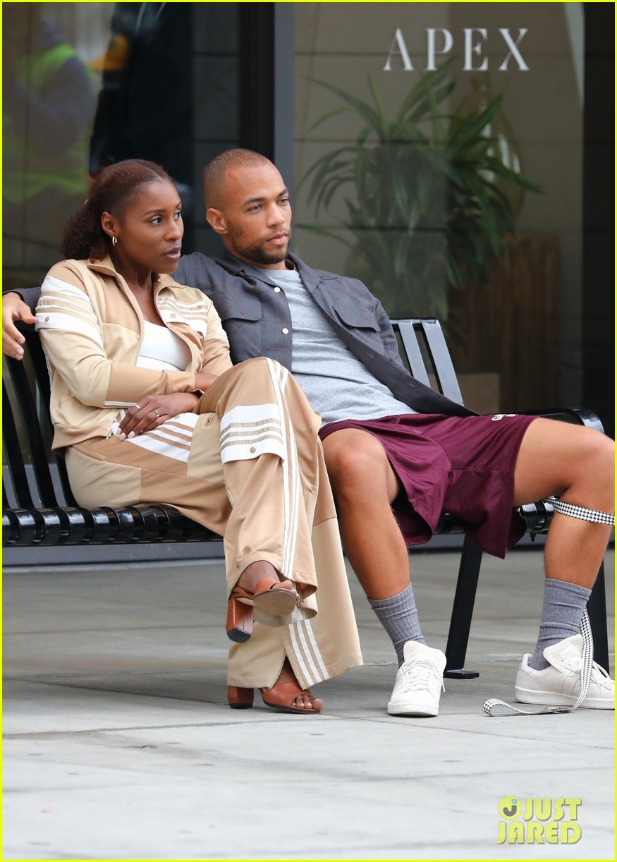 Issa Rae Cozies Up to Kendrick Sampson While Filming Fifth & Final ...