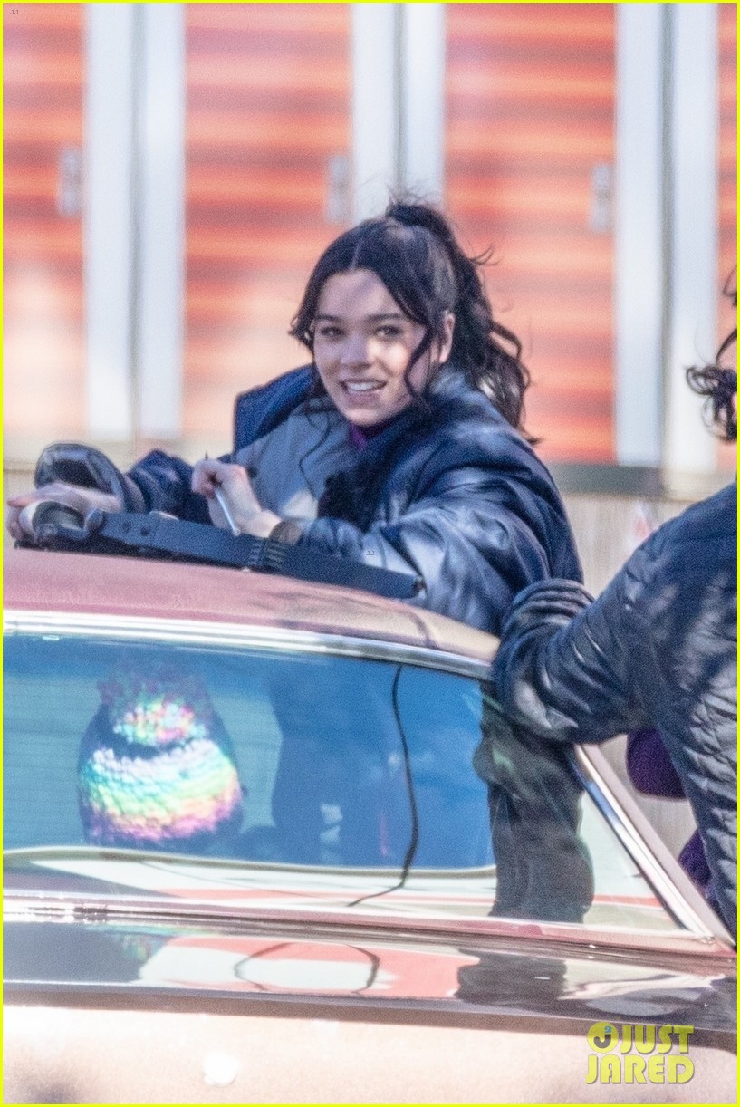 Hailee Steinfeld & Jeremy Renner Continue Filming 'Hawkeye' in Atlanta ...