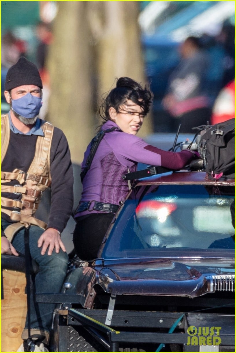Hailee Steinfeld & Jeremy Renner Continue Filming 'Hawkeye' in Atlanta ...